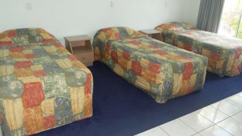 Rooms - Runaway Bay Motor Inn