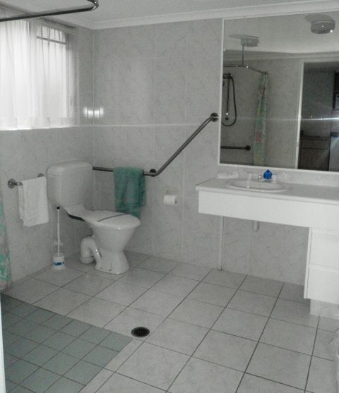 Rooms - Runaway Bay Motor Inn