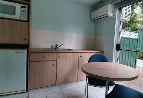 Rooms - Runaway Bay Motor Inn