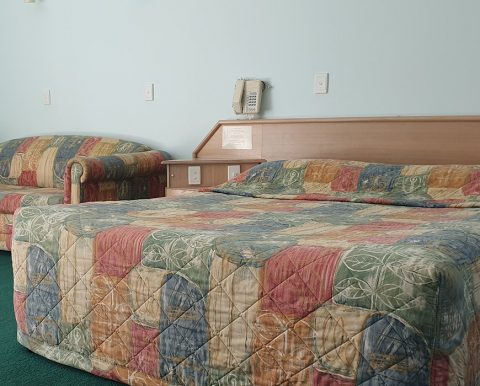 Rooms - Runaway Bay Motor Inn
